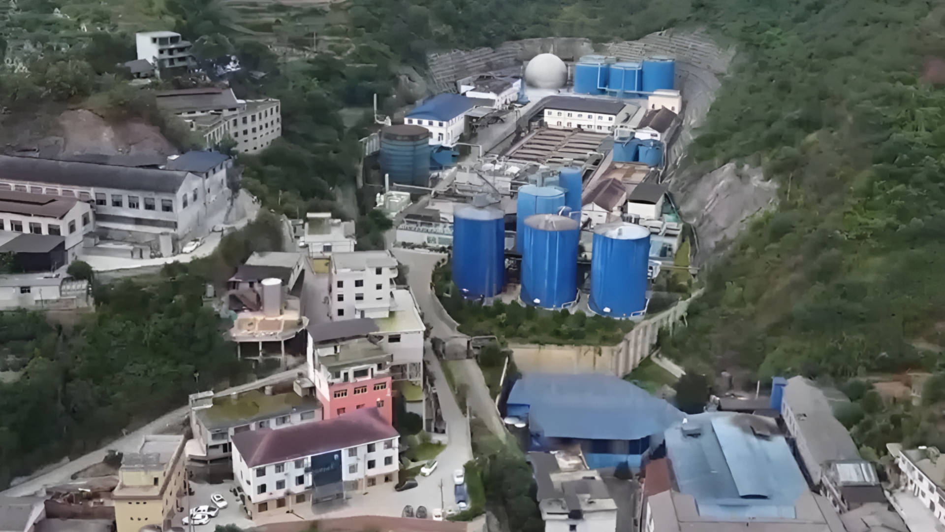 “男子投资8亿在茅台镇建厂遭强行接管”,官方通报