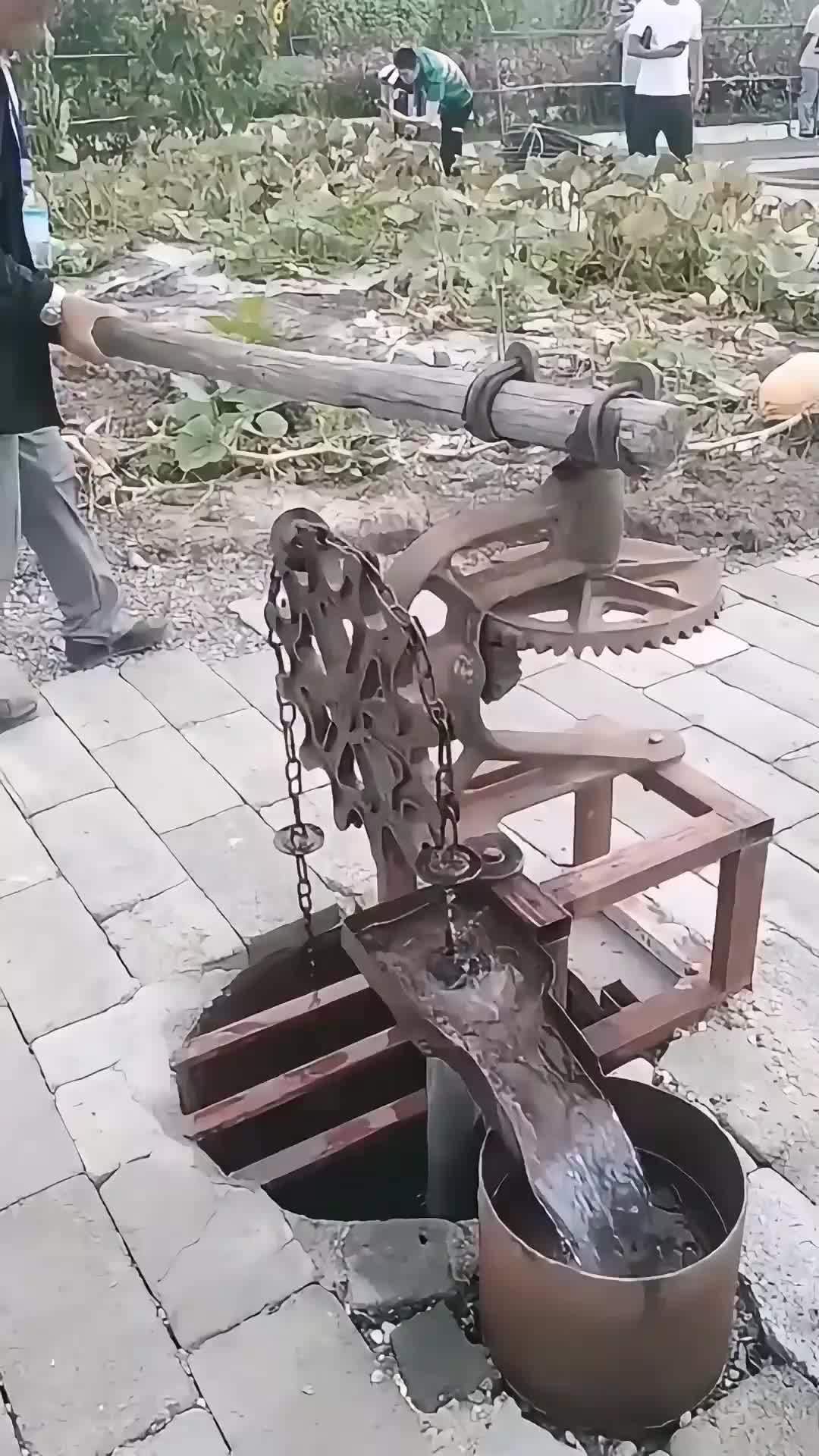 以前的井工作原理太好了,现在能看到这种的不多了