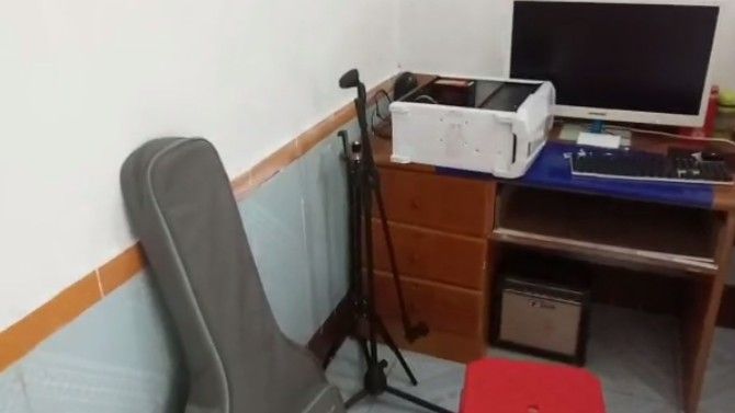 台式电脑开机显示器黑屏怎样处理方法?