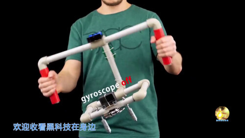 外国牛人自制相机稳定器,稳定如鸡脑袋,效果真是好