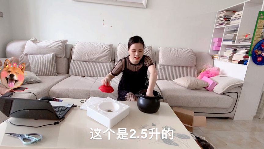 媳妇办了几张信用卡,一年刷信用卡消费几十万,用9万积分兑砂锅