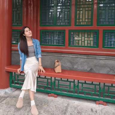 TT喜欢一个人呆着 