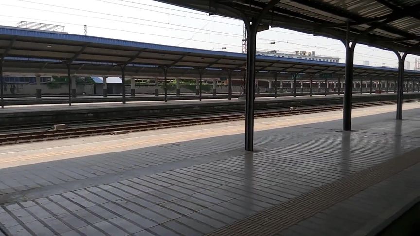 2020年4月 乘坐5612次列车驶出重庆站