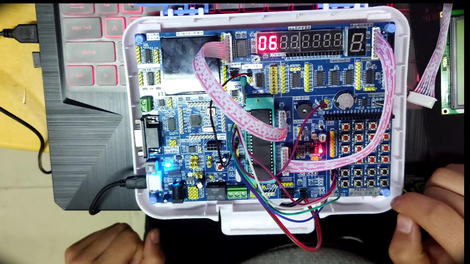 使用单片机制作简易抢答器