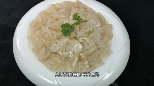 20年老厨师做猪皮冻秘诀,窍门全告诉你,晶莹剔透过年必备下酒菜