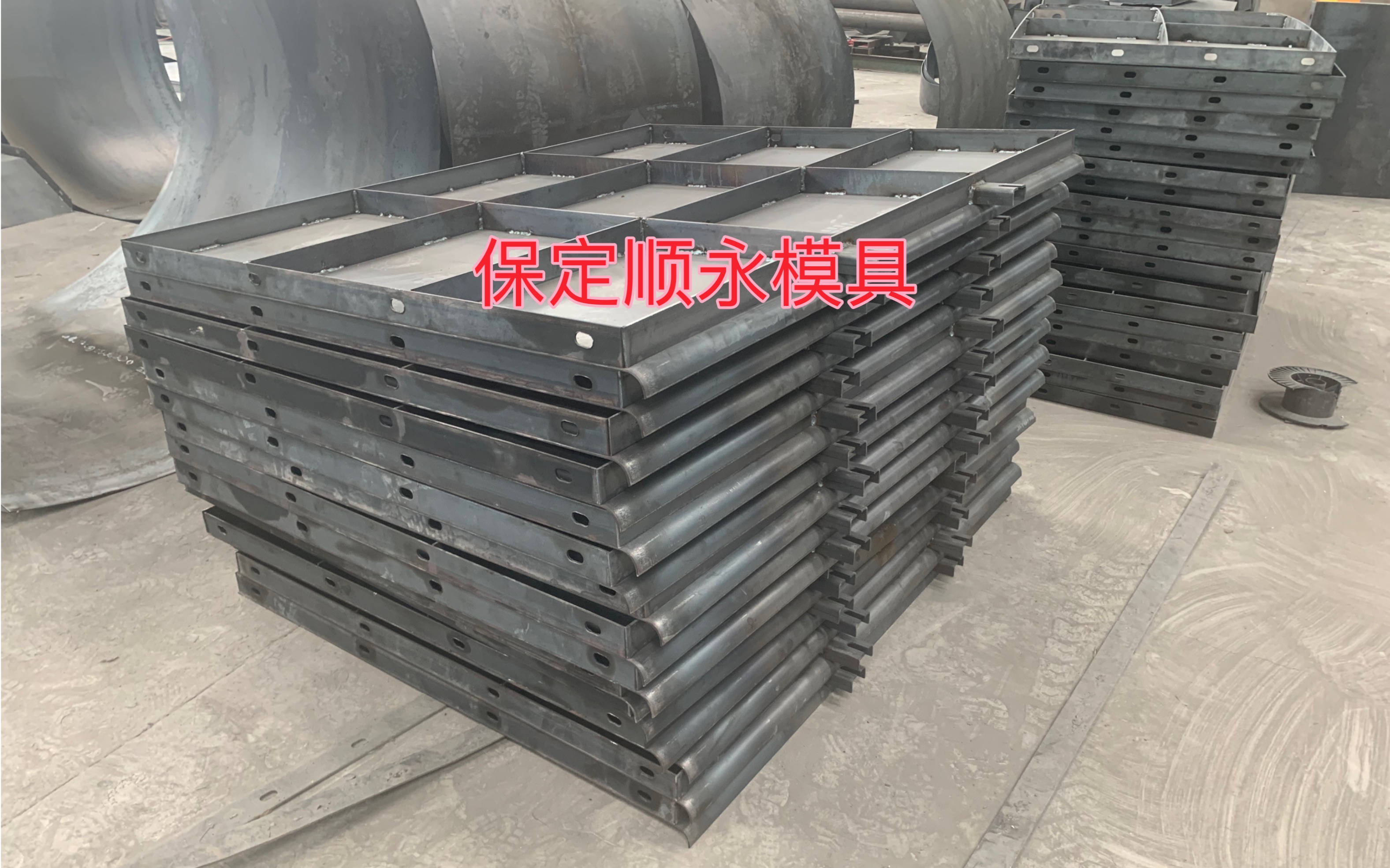 防撞护栏钢模板#水泥防撞护栏钢模板#桥上水泥防撞护栏钢模板#防撞...