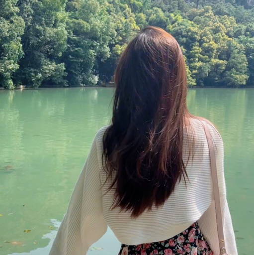 是许妍_噢 