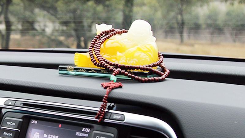 车内挂件千万不要放在这3个地方,新手一定要注意了,很容易出事