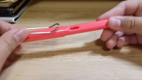 如何吸钢笔墨水 快来我我学习吧!