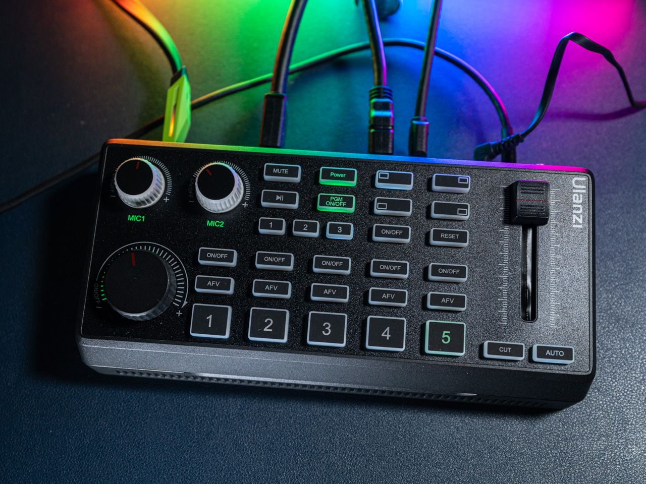 聊一聊导播台 Ulanzi DD-02高清直播导播台设计分析 优点与缺点