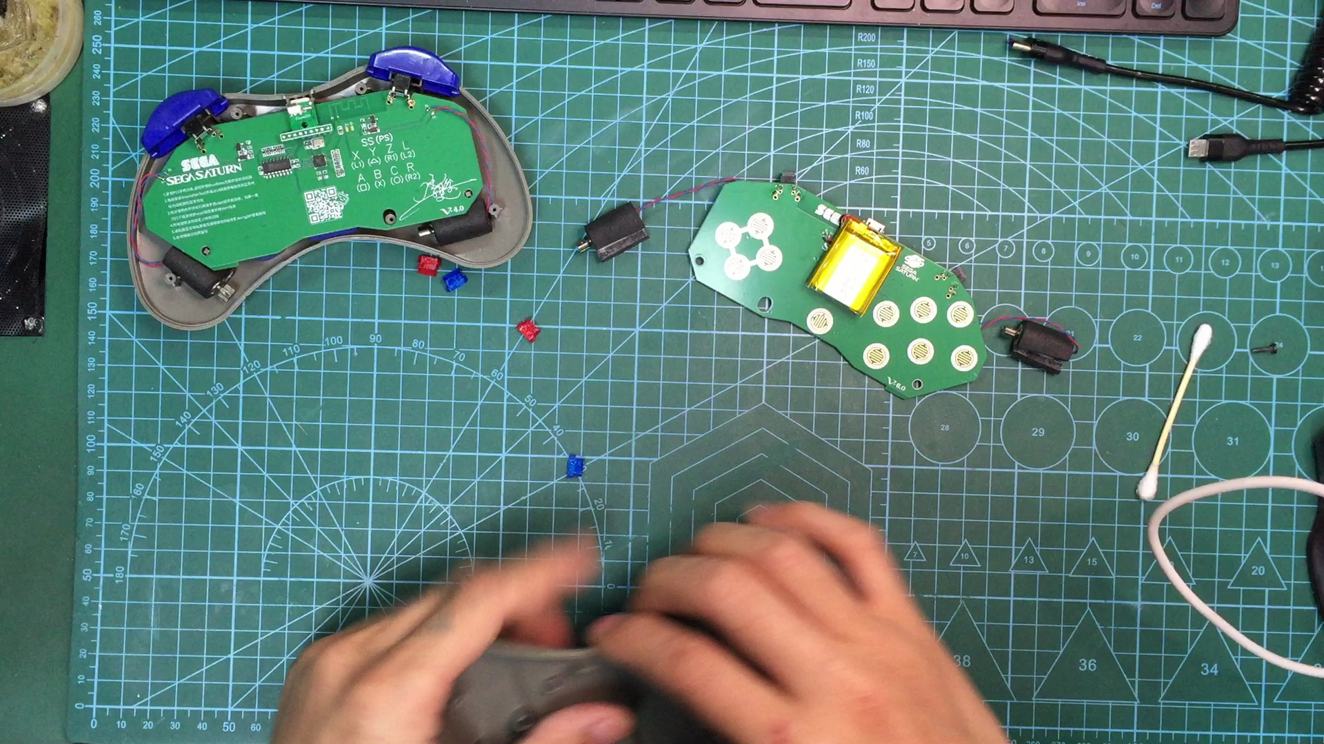 『JoungeDIY』世嘉土星SS无线手柄替换板安装教程