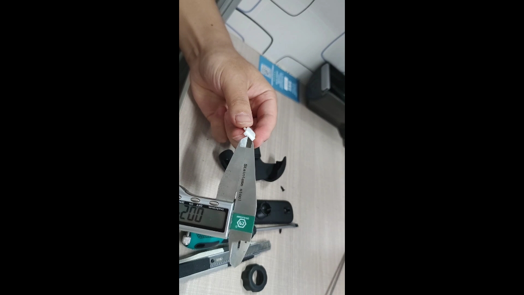 手机支架滑轨结构阻尼感结构