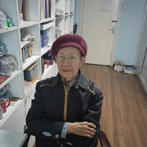 山楂树下老青年 