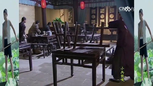 小兵张嘎:嘎子眼看被酒楼伙计逮住,突然灵机一动,下秒成功震慑全场