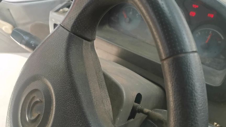 高温,水箱风扇不转,请跟着我的思路一起来排查故障点。