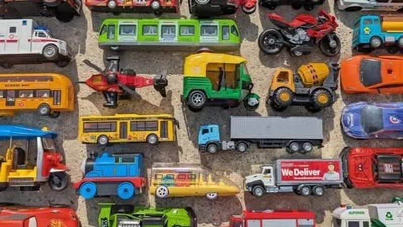 儿童玩具车,校车,环卫车和单车