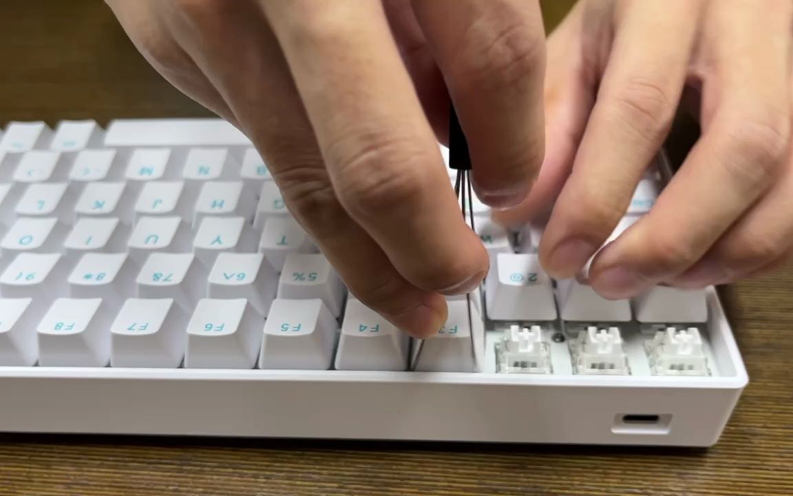 雷柏500DIY取键帽教程