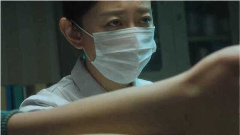 女孩被检查出传染病,被全校同学嫌弃,最终女孩被毁一生