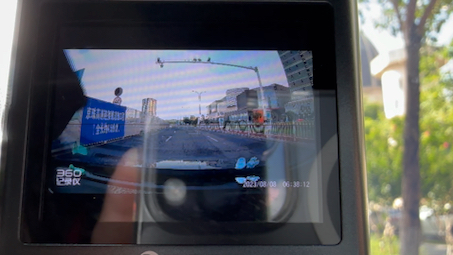 ...施工单位拒绝赔偿,请问这种情况如何能避免旁边有车不造成交通事故