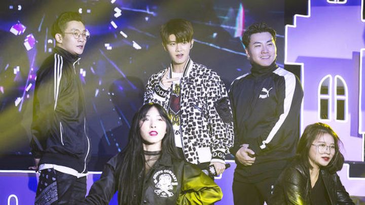 出演大唐荣耀走红,任嘉伦这段现场舞蹈,让台下观众尖叫