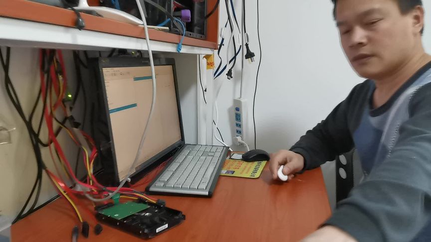 数据恢复西数硬盘有时认盘有时不认盘是什么问题处理一下固件就好