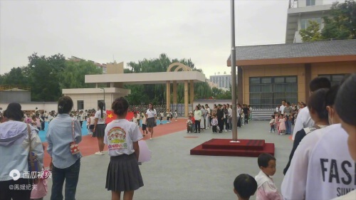 幼儿园的升旗仪式,看看孩子们是怎样升国旗和演讲的?祖国在我心