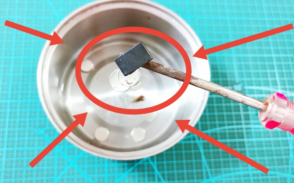 把磁铁高温加热,为什么磁性会消失?简单的知识,没几个电工知道