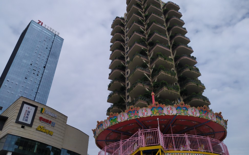 实拍成都的网红楼盘,看所谓的第四代住宅到底是啥样子的?