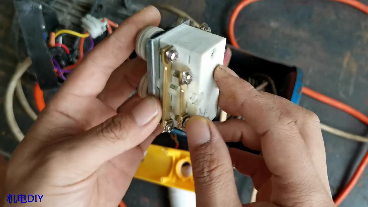 手把手教你卷扬机升降开关的接线方法!带电路原理图讲解