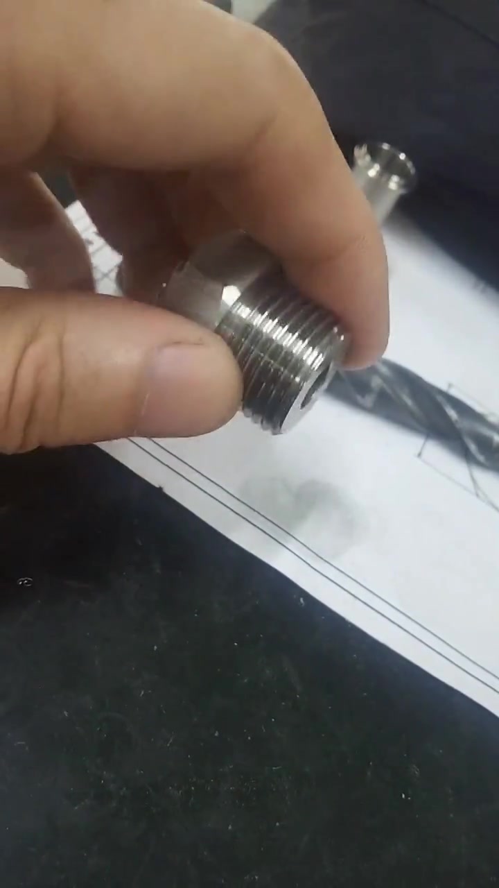 给新手分享一个倒角钻头!倒角钻头不要磨的太锋利,角度要小,两个膀的...