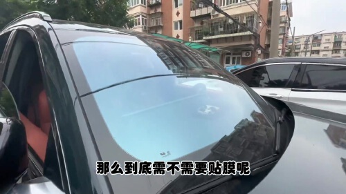 ETC的安装位置,仔细观看你不难发现在副驾驶的上方