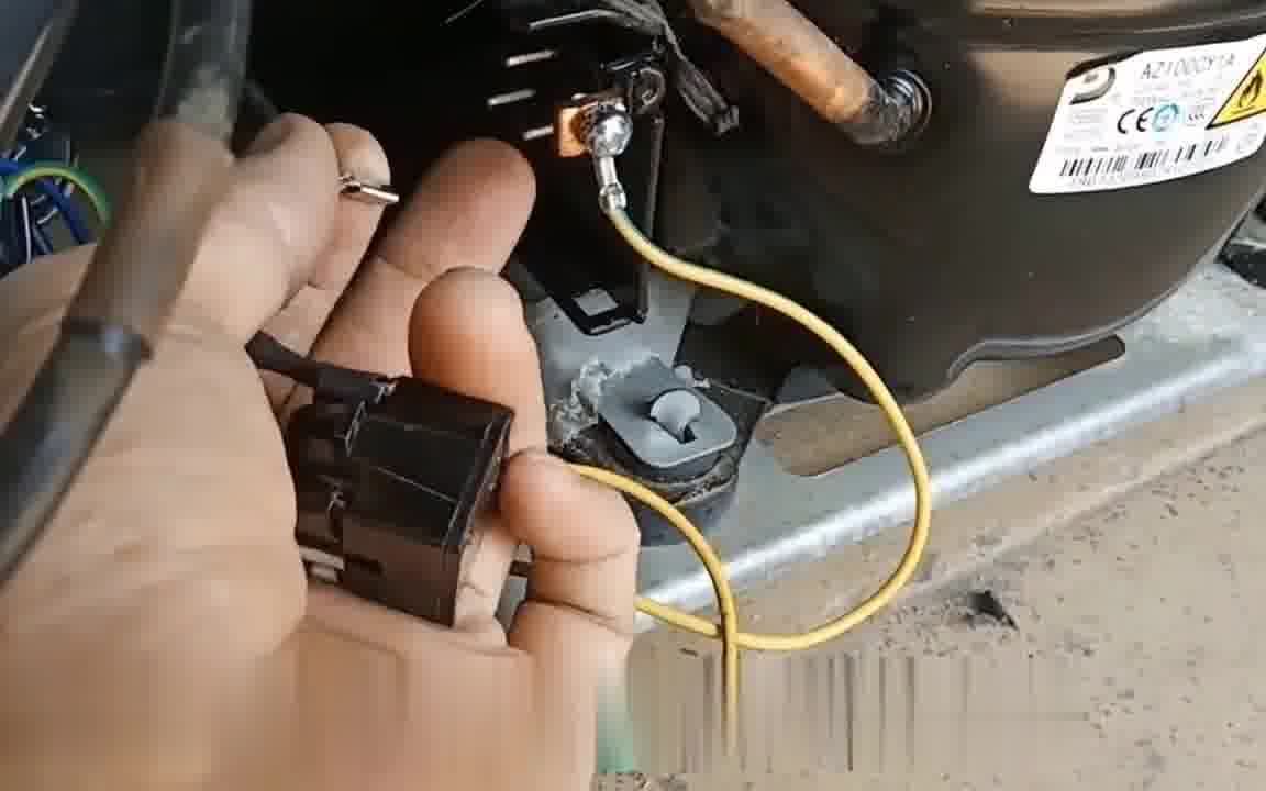 三星双门冰箱冷藏室结冰不制冷故障排除和维修方法解析