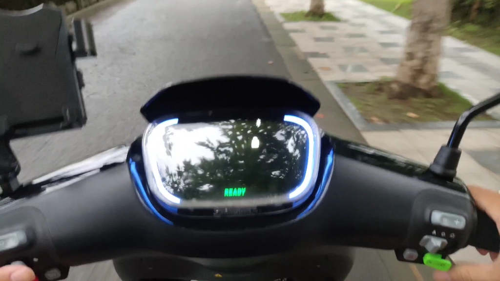 九号E100开机仪表不显示被锁住了,小伙伴们也遇到过这种情况吗?