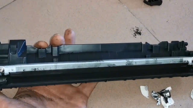 .b>硒鼓丢掉可惜了,加碳粉