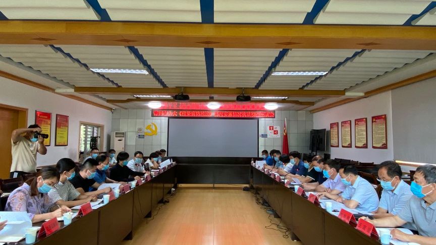...组织检查组对青州市贯彻实施《中华人民共和国传染病防治法》情况...