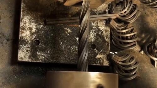 通过电脑编辑一次程序,就能自己进行工作,这就是机械的魅力!