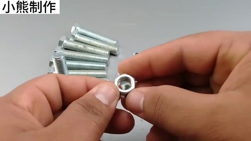 教大家用螺丝来制作发电机线圈