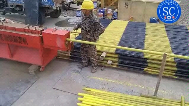 钢管刷漆刷花管用钢管调直机也刷不了需要手工刷成