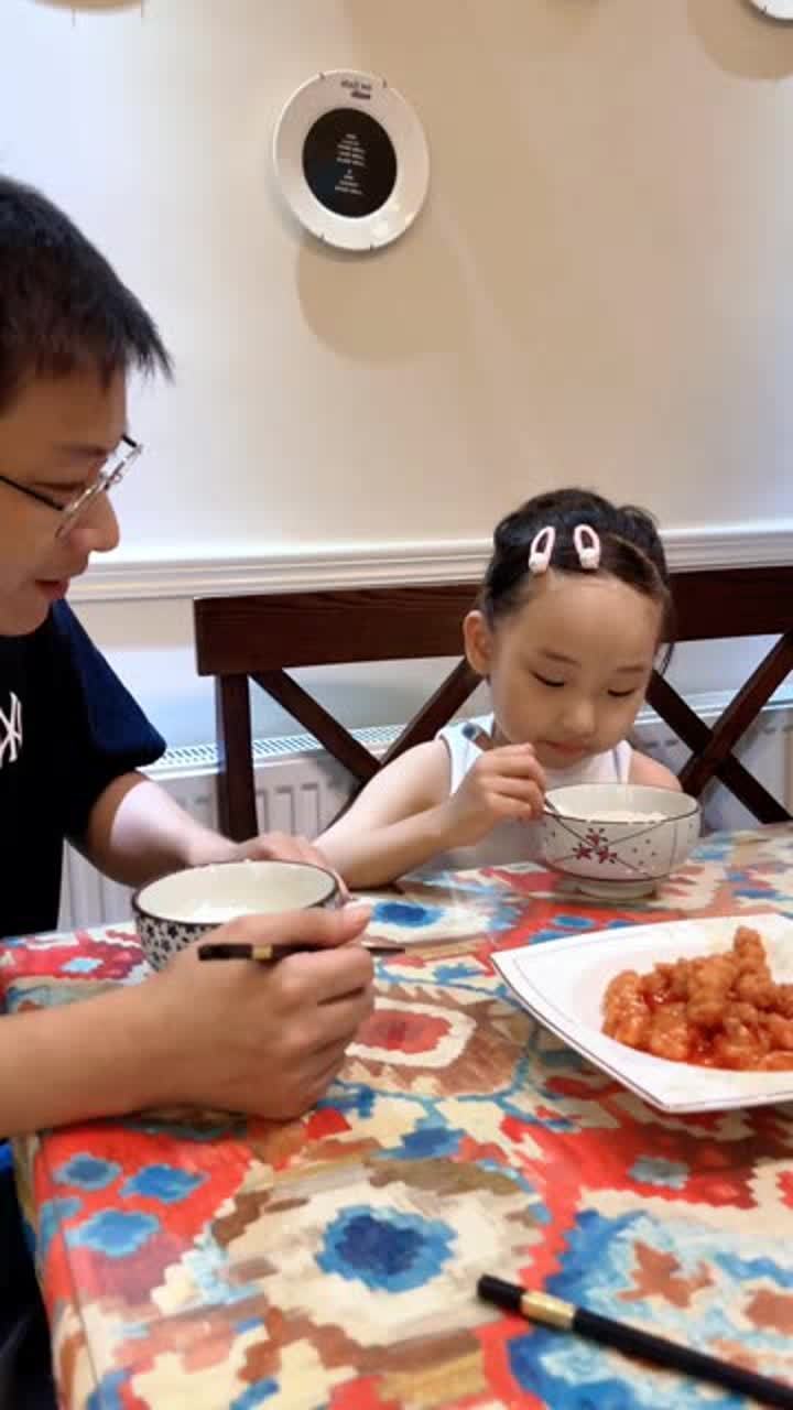 日子过的好不好,看孩子模样就知道!#龙牡壮骨颗粒#龙牡野生代言人...