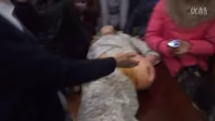 小白衣-TZZXRMYY规范化培训院内视频之导尿术细节如何首次消毒