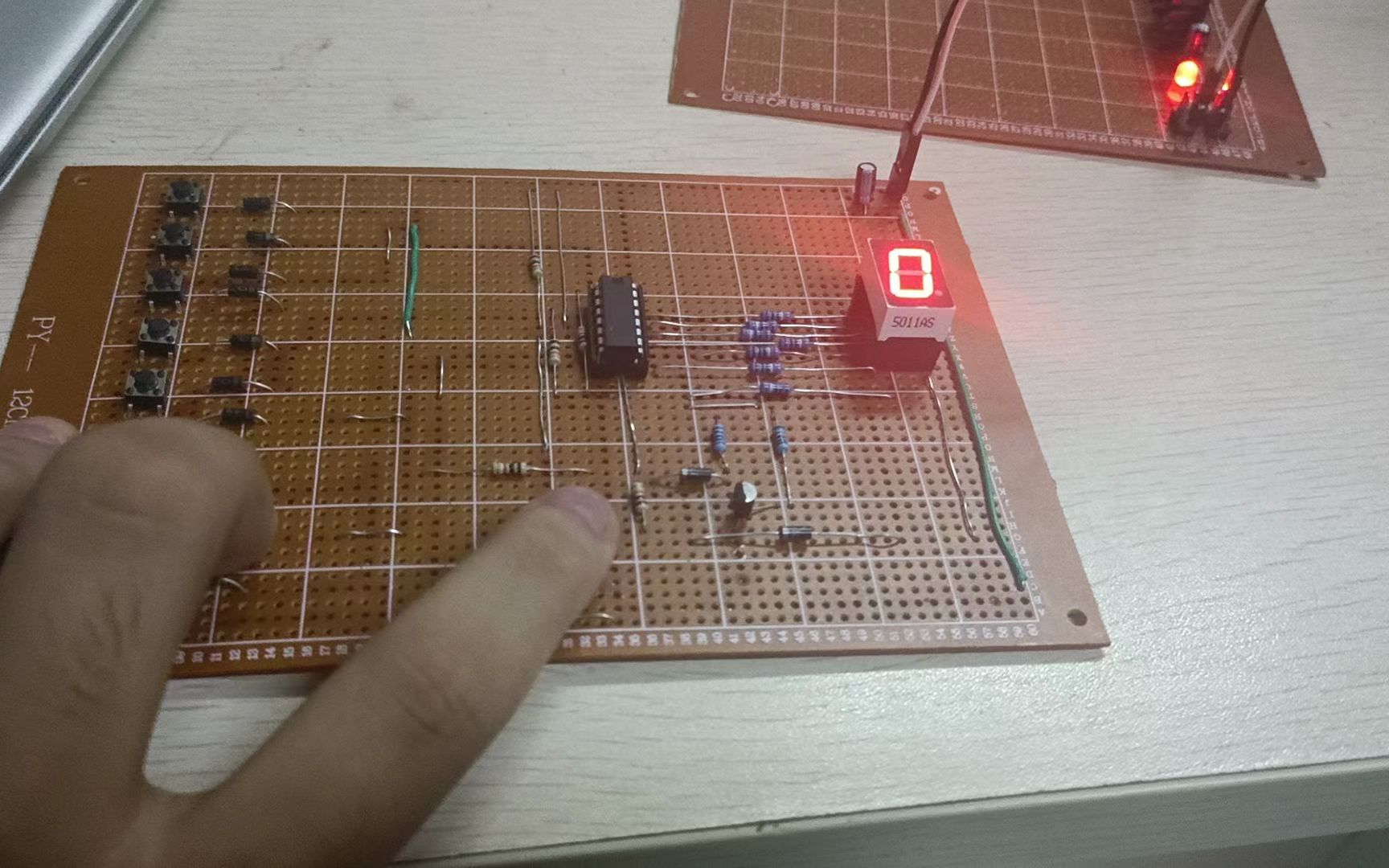 【电子制作】八路抢答器