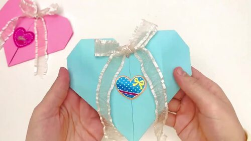 超漂亮的爱心礼盒,简单有颜值,快给你的好朋友折一个吧