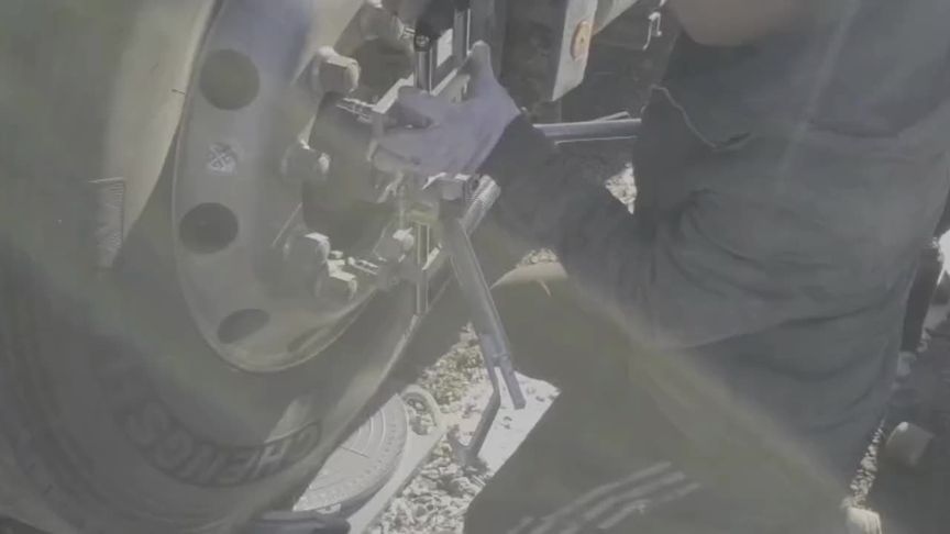 内蒙赤峰专业款大车四轮定位培训现场#卡客车轮桥定位