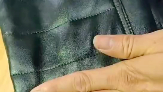 黑色磨损膏修复黑色皮衣