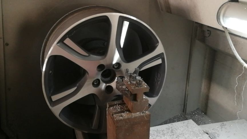 轮毂拉丝面严重氧化修复过程,喷耐高温200度专用漆