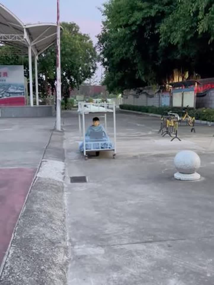 以后上学再也不怕起不来床了#当代大学生精神状态 #是时候展现真正...
