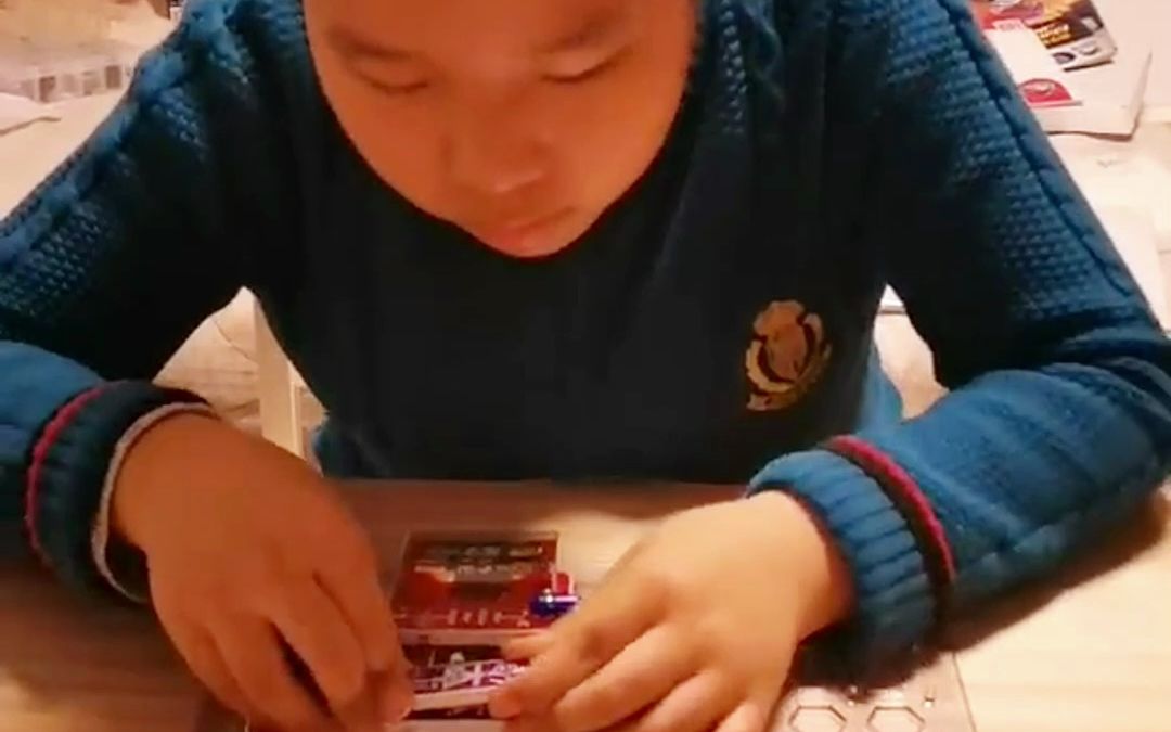探究紫色LED灯并联彩灯会有什么效果?