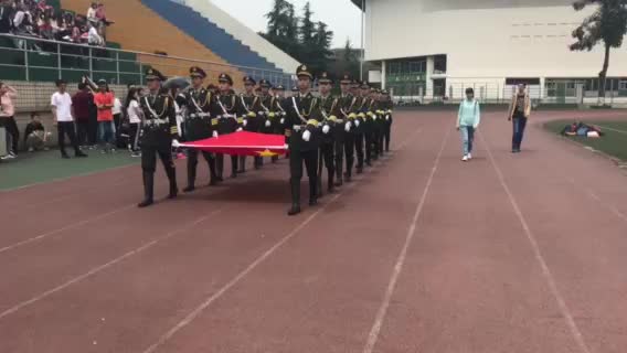 成都理工大学国旗护卫队运动会彩排视频