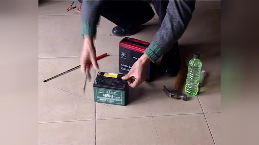 围观吧,老师傅教你怎么修复电瓶