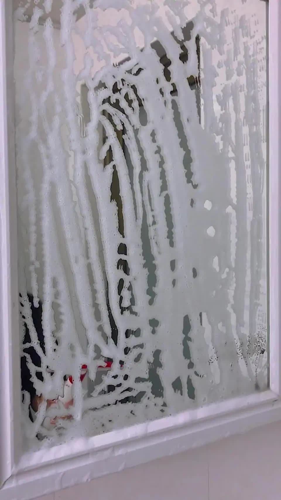 这么好用的擦玻璃神器还是第一次用家里没有的可以备一个 正在中